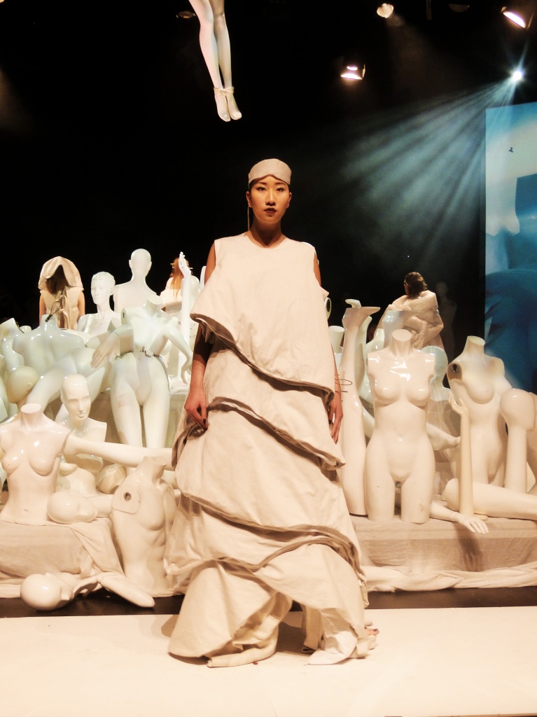 Fierce runway action at Lincoln Graduate 16! | Model Students
